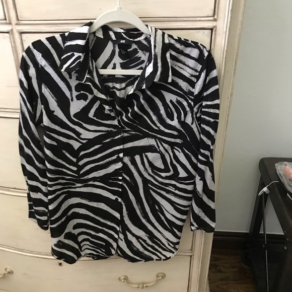 H&M | Tops | Hm Black And White Zebra Print Button Down Long Sleeve Top ...